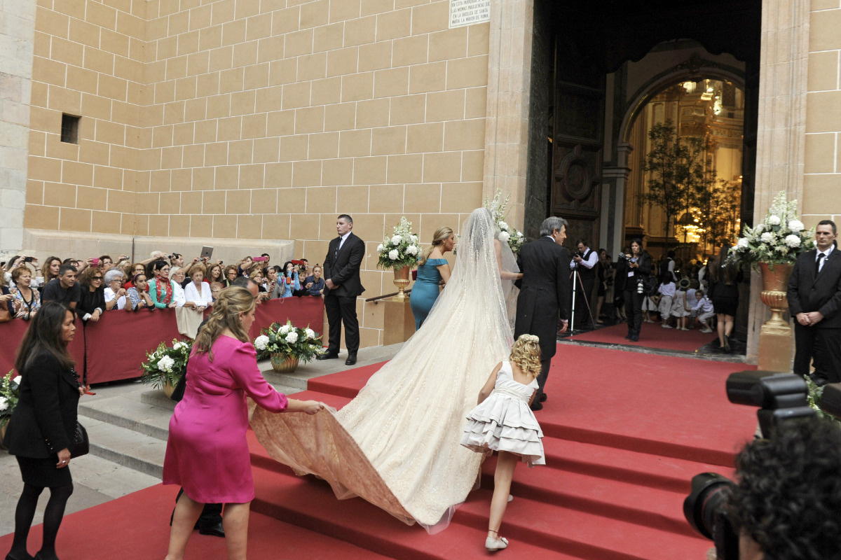 Celebrity Wedding: María Colonques and Andrés Benet – The FashionBrides
