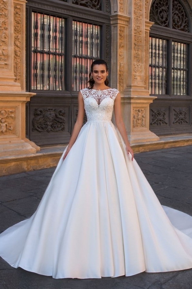 Wedding Gown Guide: Full with Front Pleats – The FashionBrides