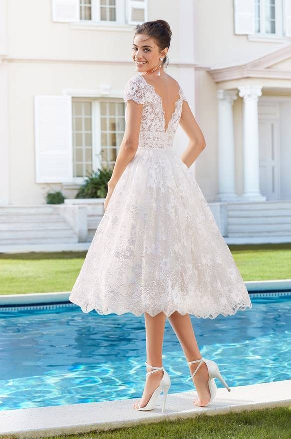 15 Of The Most Beautiful Short Wedding Dresses – The FashionBrides