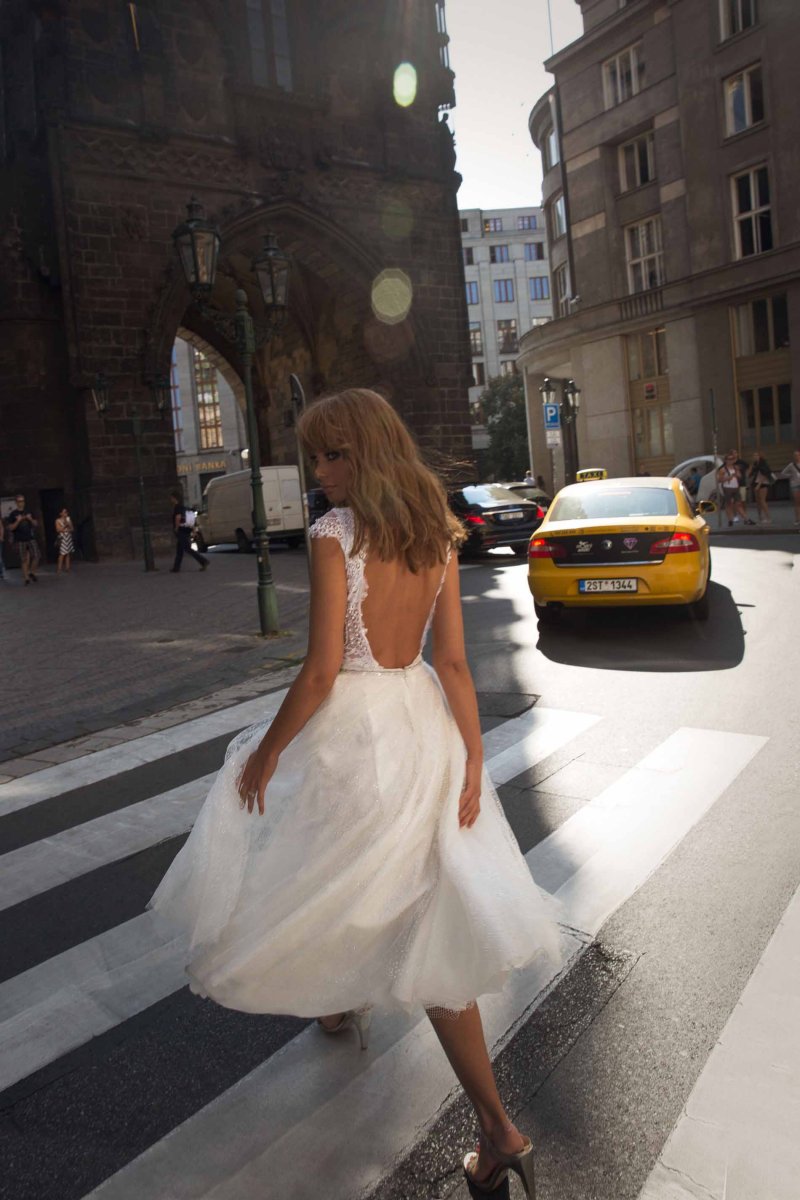 15 Of The Most Beautiful Short Wedding Dresses – The FashionBrides