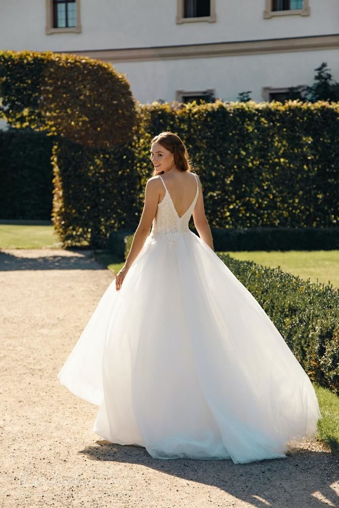 Natali Bridal 2022 Spring Bridal Collection – The FashionBrides